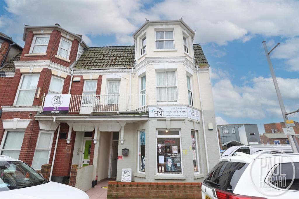 Beach Road, Lowestoft, Suffolk Mixed use - £195,000