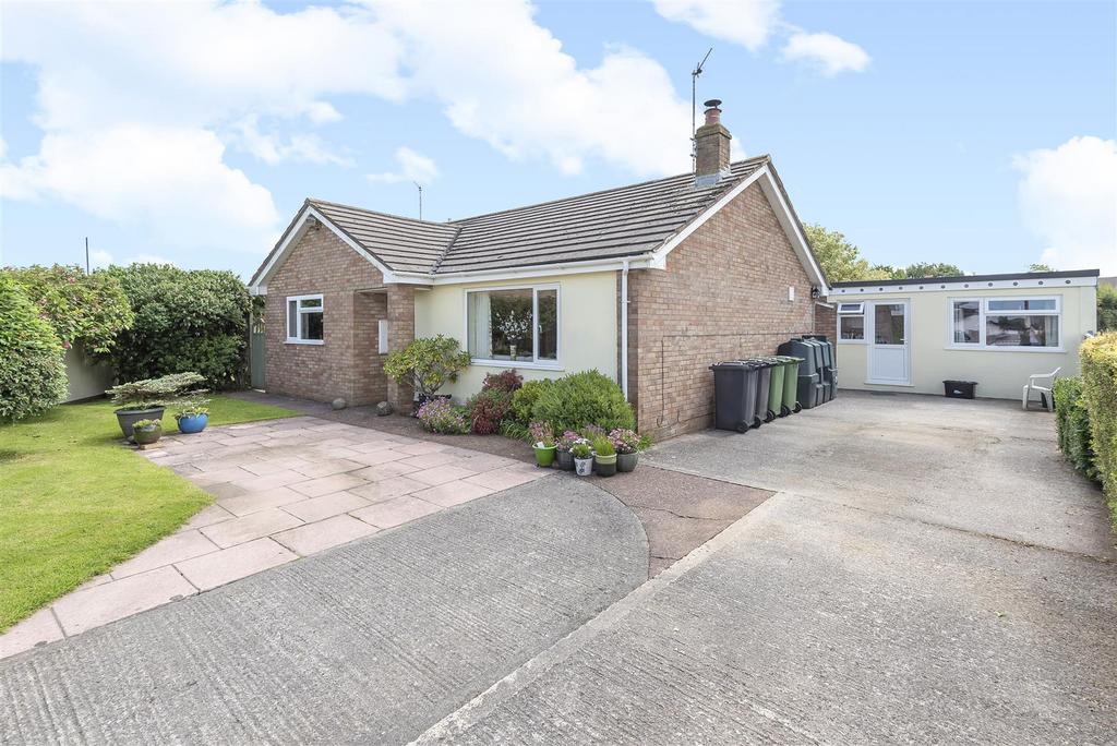 19 Wiriga Way, Witheridge, Tiverton 4 bed bungalow for sale - £355,000