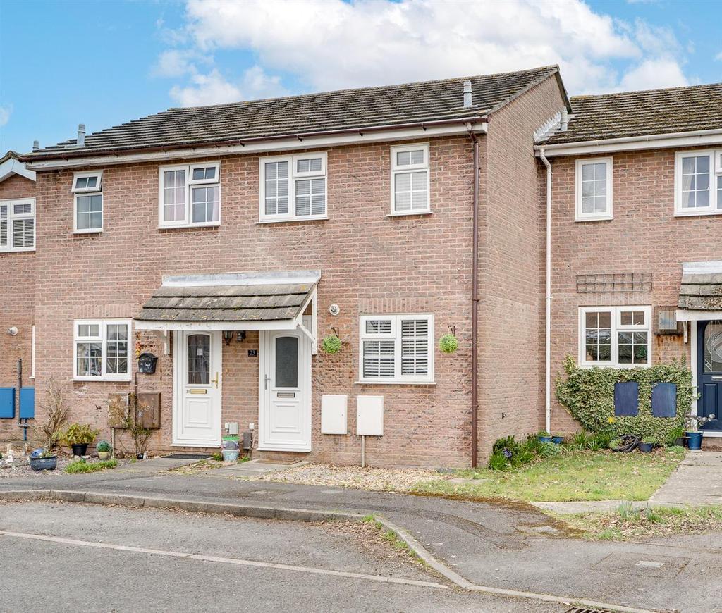Bluebell Close Locks Heath Southampton 2 Bed Terraced House £280 000
