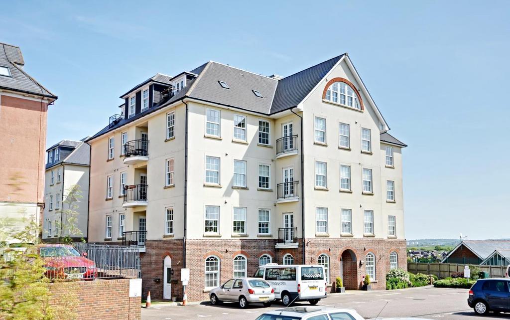 Paradise Walk, Bexhill-On-Sea 2 bed flat - £215,000