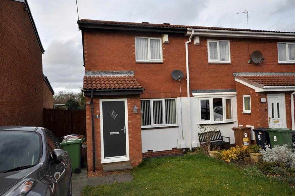 Regency Drive, Tunstall 2 bed semi-detached house - £115,000