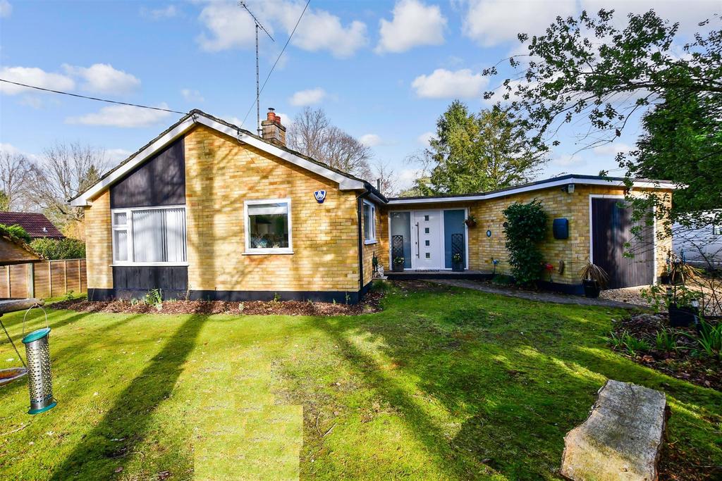 The Ride, Ifold, Billingshurst, West Sussex 3 bed detached bungalow for ...