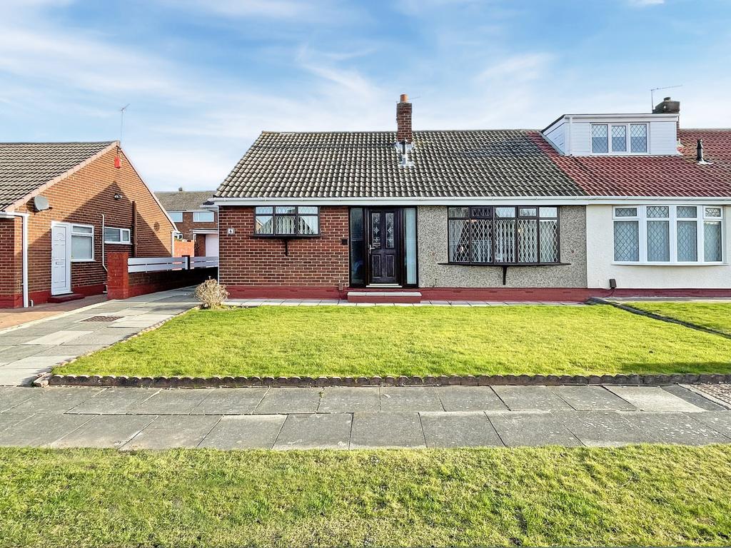Lincoln Road, Hartlepool, TS25 2 bed semi-detached bungalow - £170,000