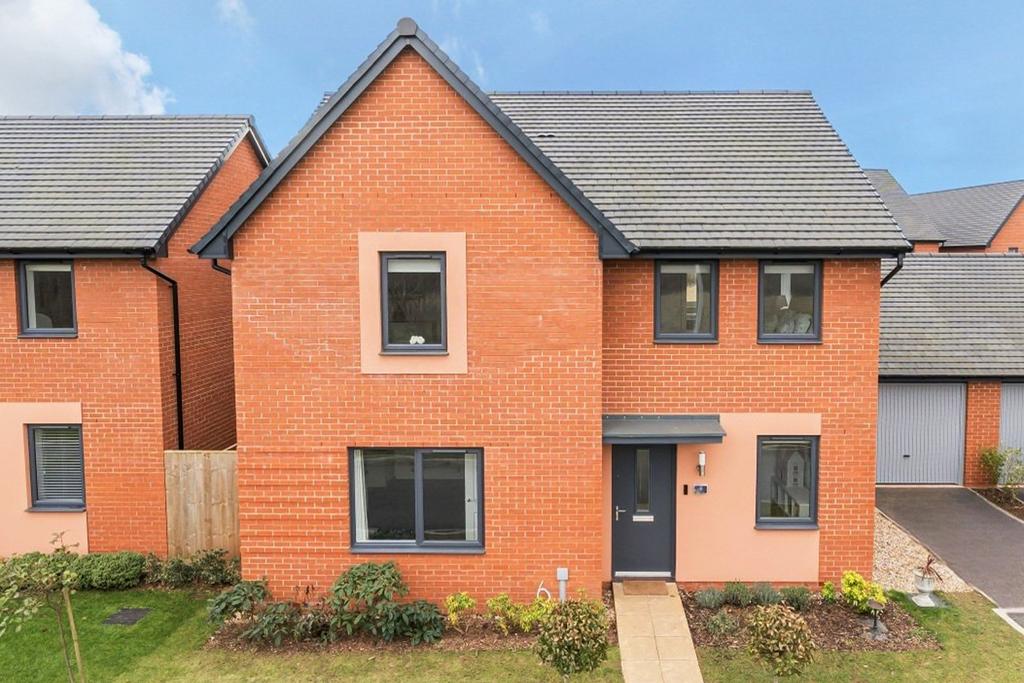 Tithebarn, Exeter, Devon 4 bed detached house - £480,000