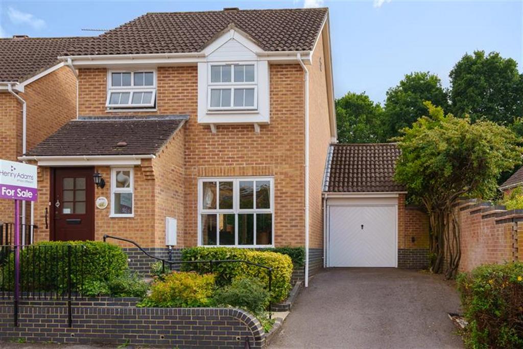 Kennet Road, Petersfield, GU31 3 bed detached house - £425,000