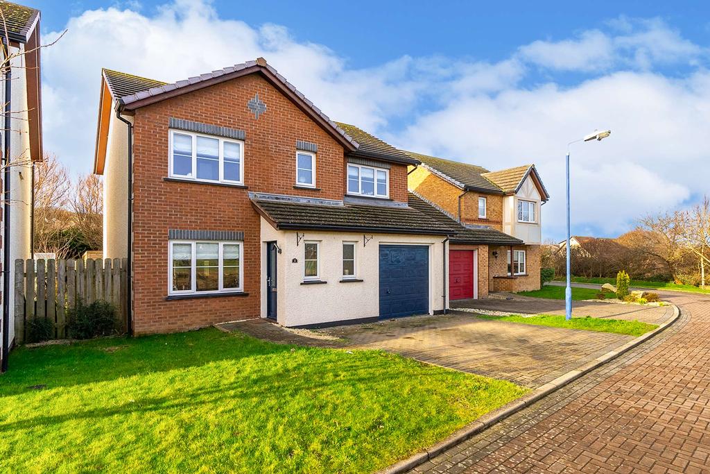 2, Erin Close, Port Erin 4 bed detached house - £475,000