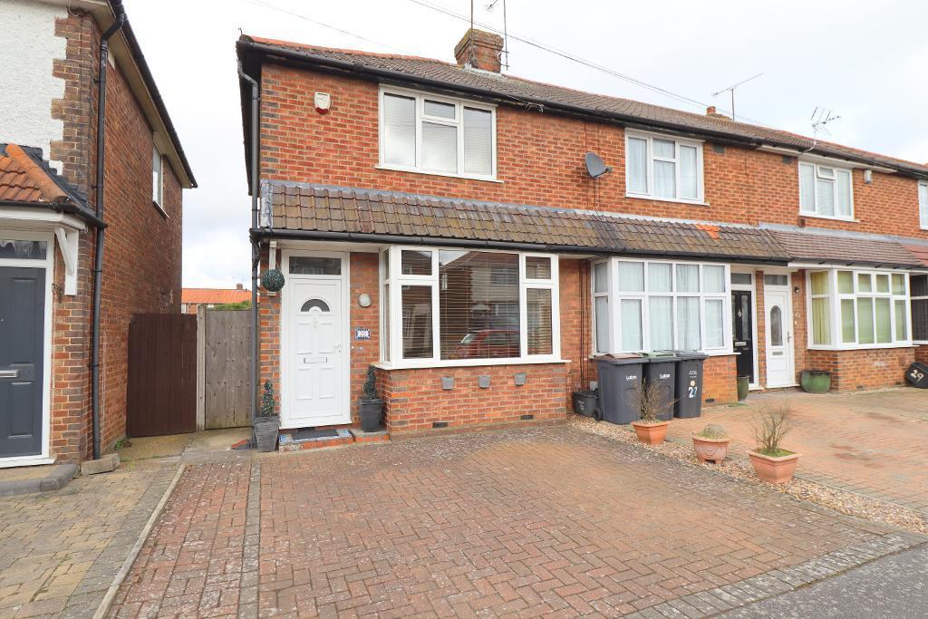 Applecroft Road, Putteridge, Luton... 2 bed end of terrace house - £310,000
