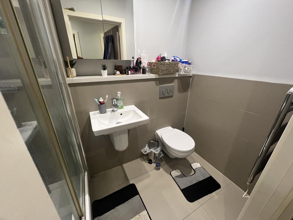 Axis House, 242 Bath Road, Hayes, UB3 5AY Studio to rent - £1,000 pcm (£231 pw)