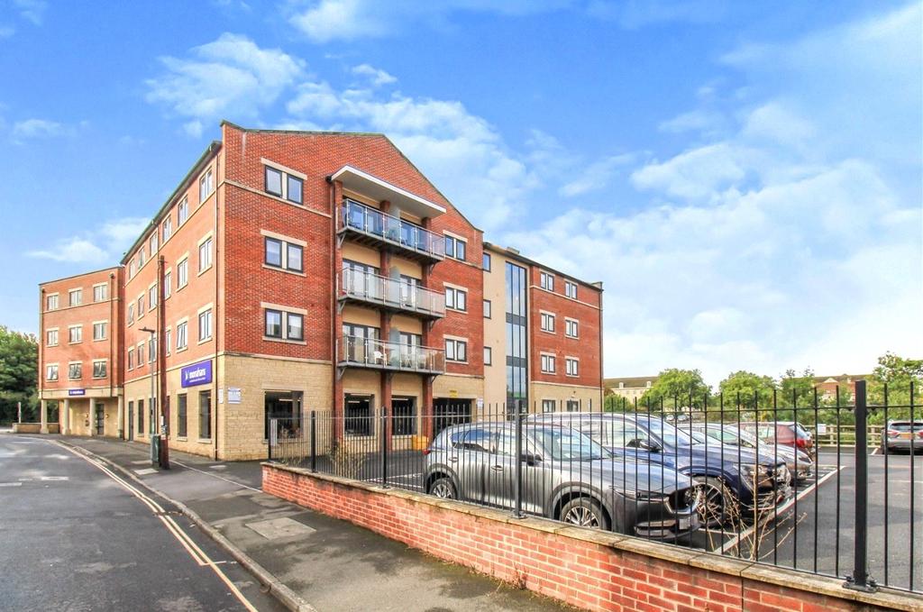 Fortescue House, Court Street 2 bed apartment - £950 pcm (£219 pw)