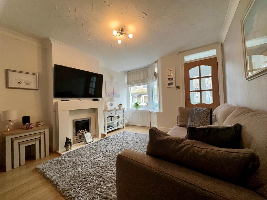 Victoria Road, Watford, WD24 3 bed terraced house - £380,000