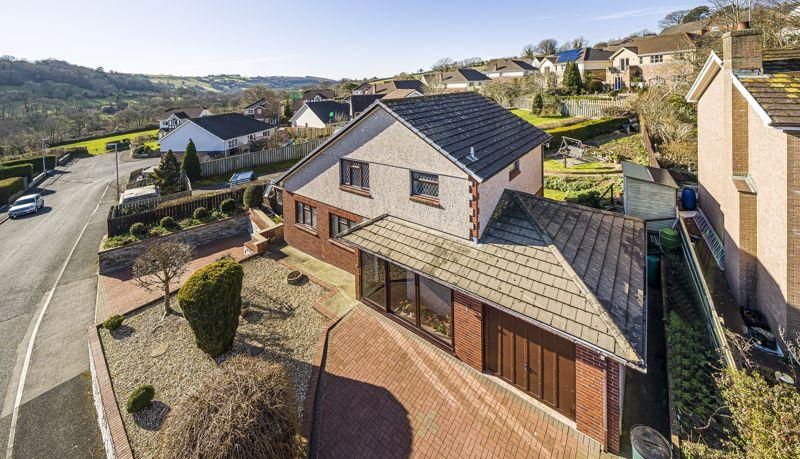St. Cuthbert Close, Launceston 3 bed detached house - £360,000