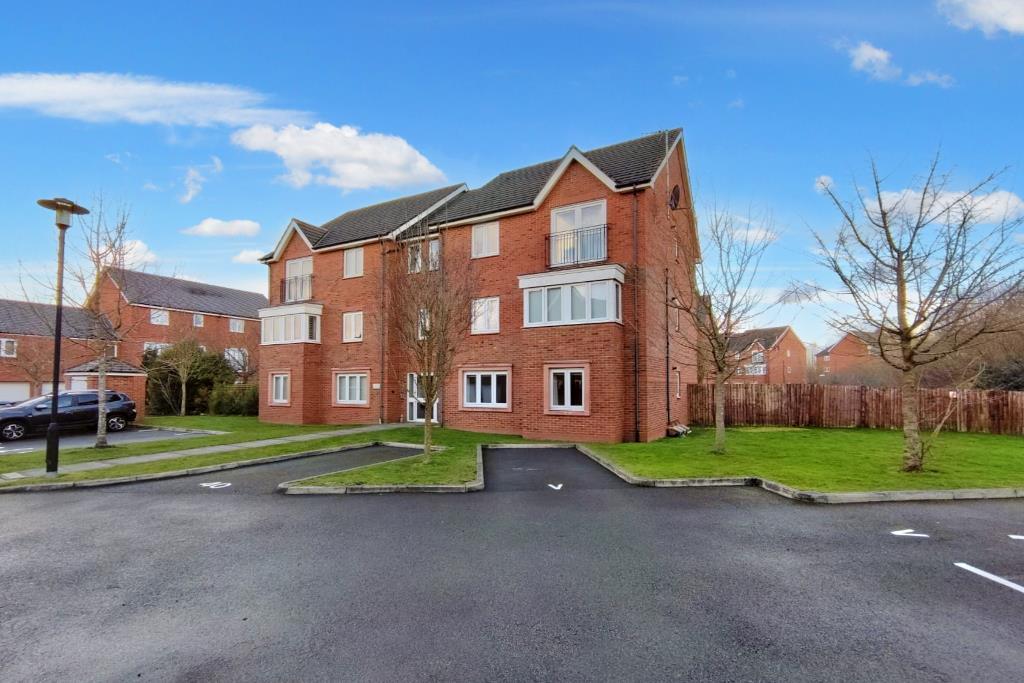 Riverbrook Road, Altrincham 2 bed apartment - £1,150 pcm (£265 pw)