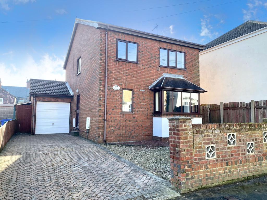 Carlton Avenue, Hornsea 4 bed detached house - £259,950