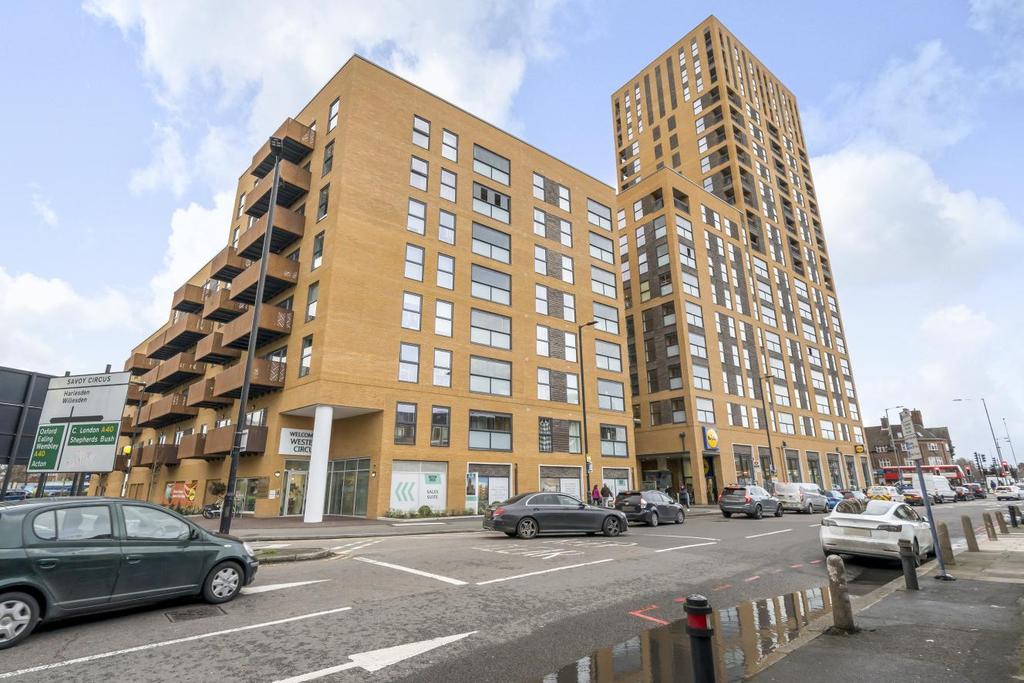 East Acton Lane, Acton 2 bed flat - £636,000