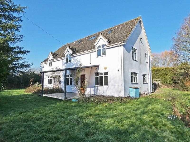 Battlesea Green, Stradbroke, Eye... 5 bed detached house - £675,000