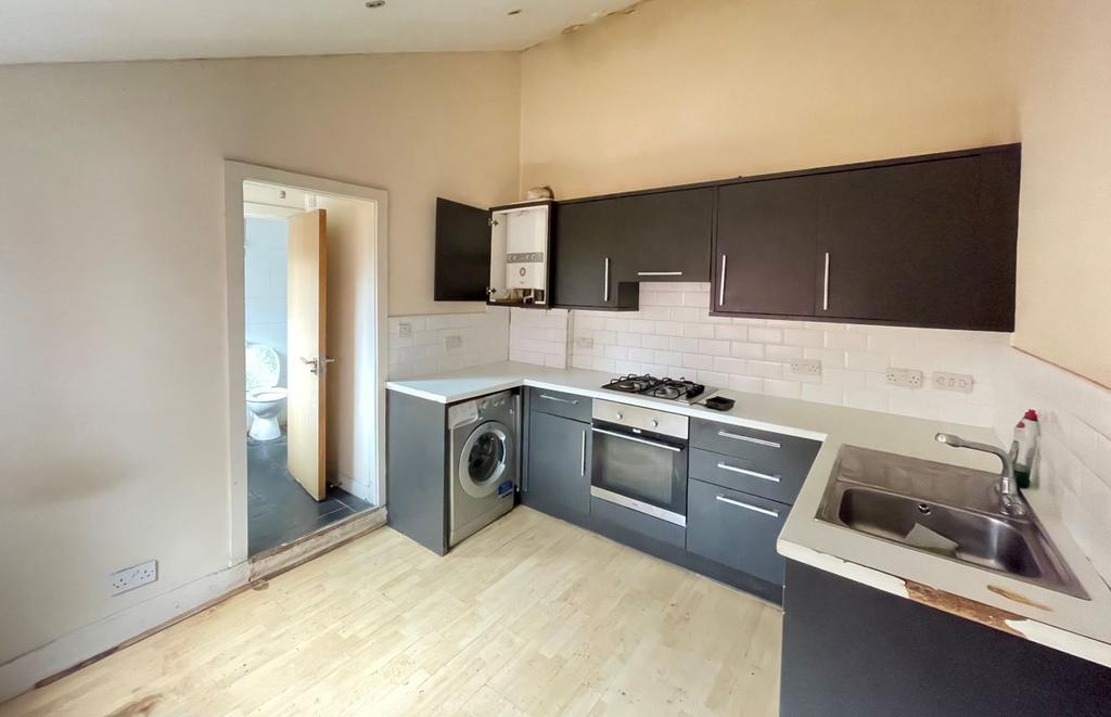 182 Congleton Grove, Plumstead... 2 bed end of terrace house - £225,000