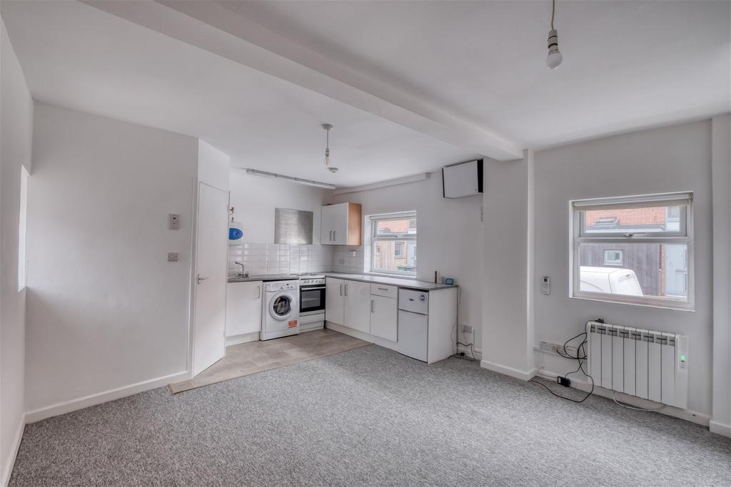 Pope Iron Road, Worcester, WR1 3HB Studio - £130,000