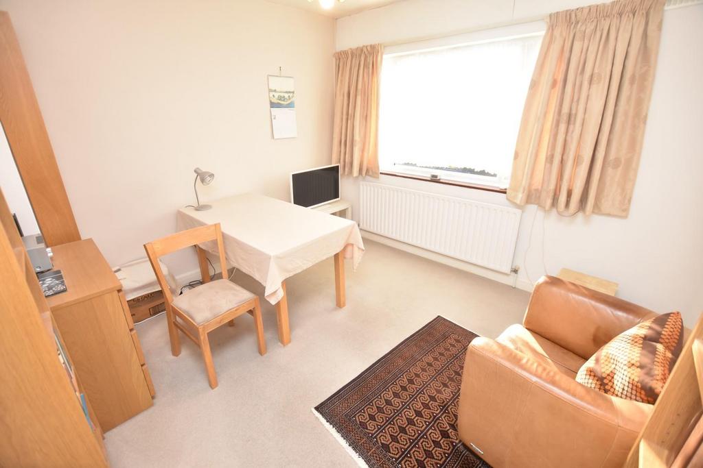 Holyrood Avenue, Harrow, HA2 8UD 1 bed maisonette for sale - £242,500