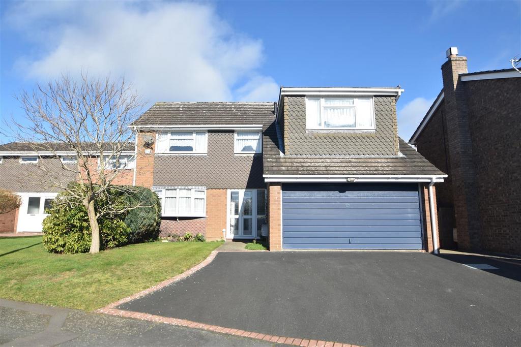 4 Westwood Drive, Shrewsbury, SY3 8YB 4 bed detached house - £450,000