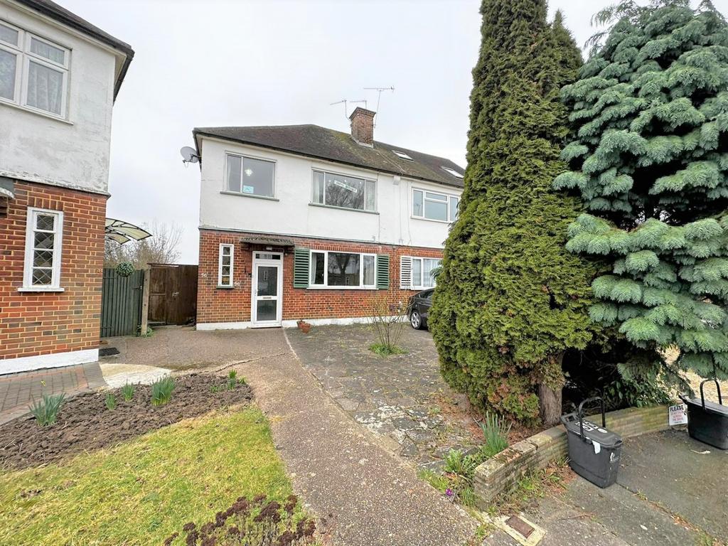 Imperial Close, Harrow, HA2 7LW 1 bed flat - £300,000