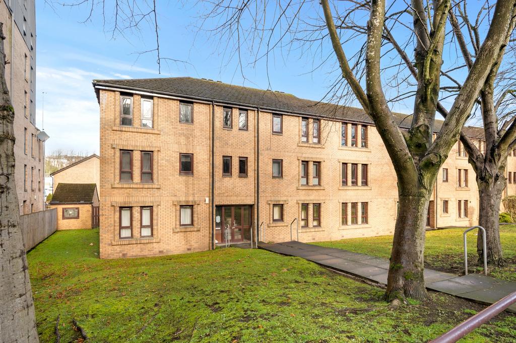 North Woodside Road, Flat 2/1... 1 bed flat - £105,000