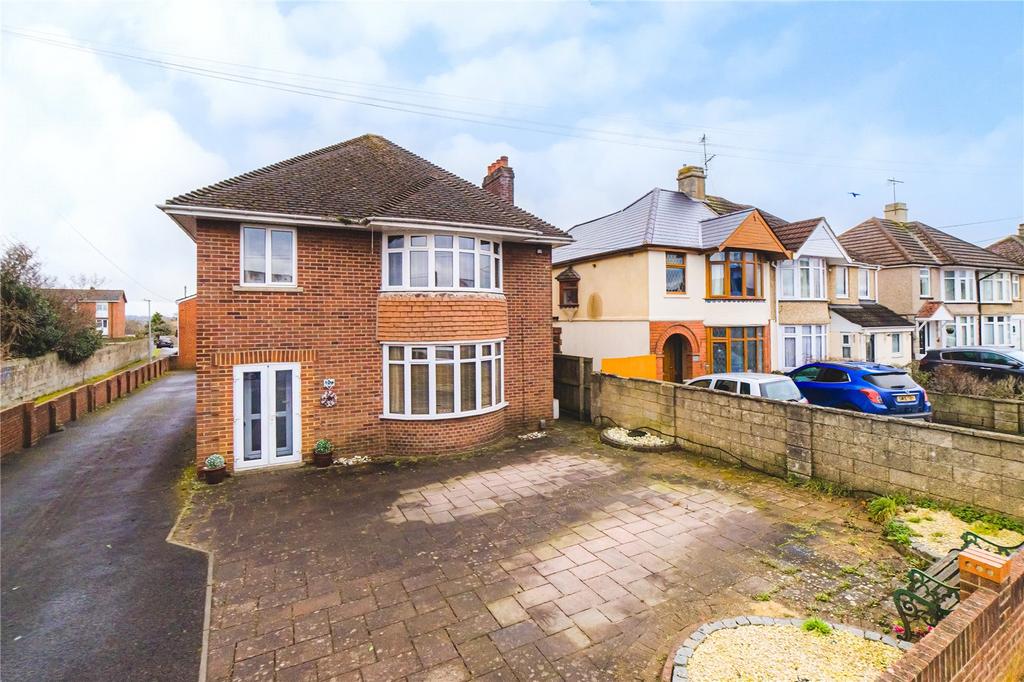 Moredon Road, Swindon, Wiltshire, SN2 3 bed detached house - £350,000