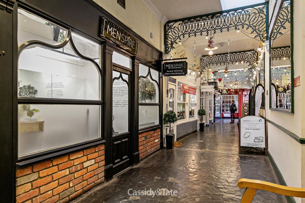 High Street, St. Albans Shop - £417 pcm (£96 pw)