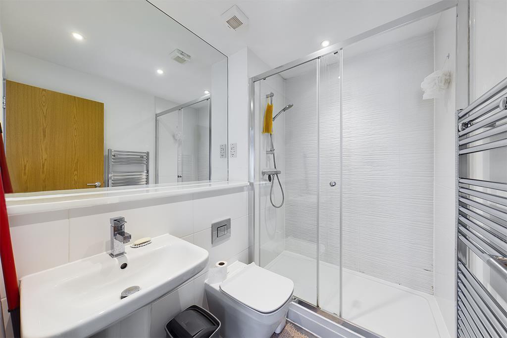 Meridian Way, Southampton 2 bed apartment - £195,000