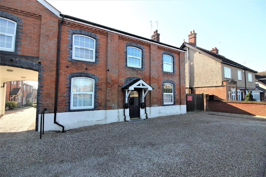 Foremans Roxwell Road, Chelmsford 3 bed house - £1,600 pcm (£369 pw)