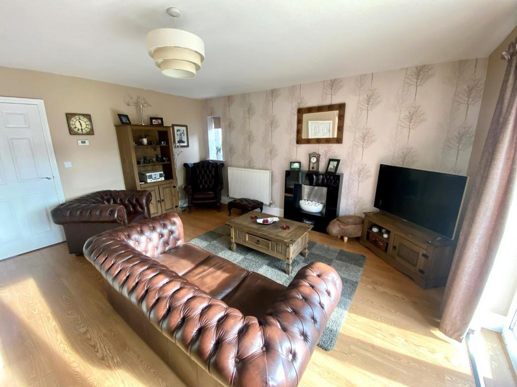 Mill Meadows Lane, Filey 2 bed semi-detached house - £190,000