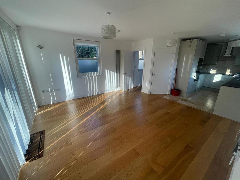 Niton Street, London 4 bed semi-detached house - £4,100 pcm (£946 pw)