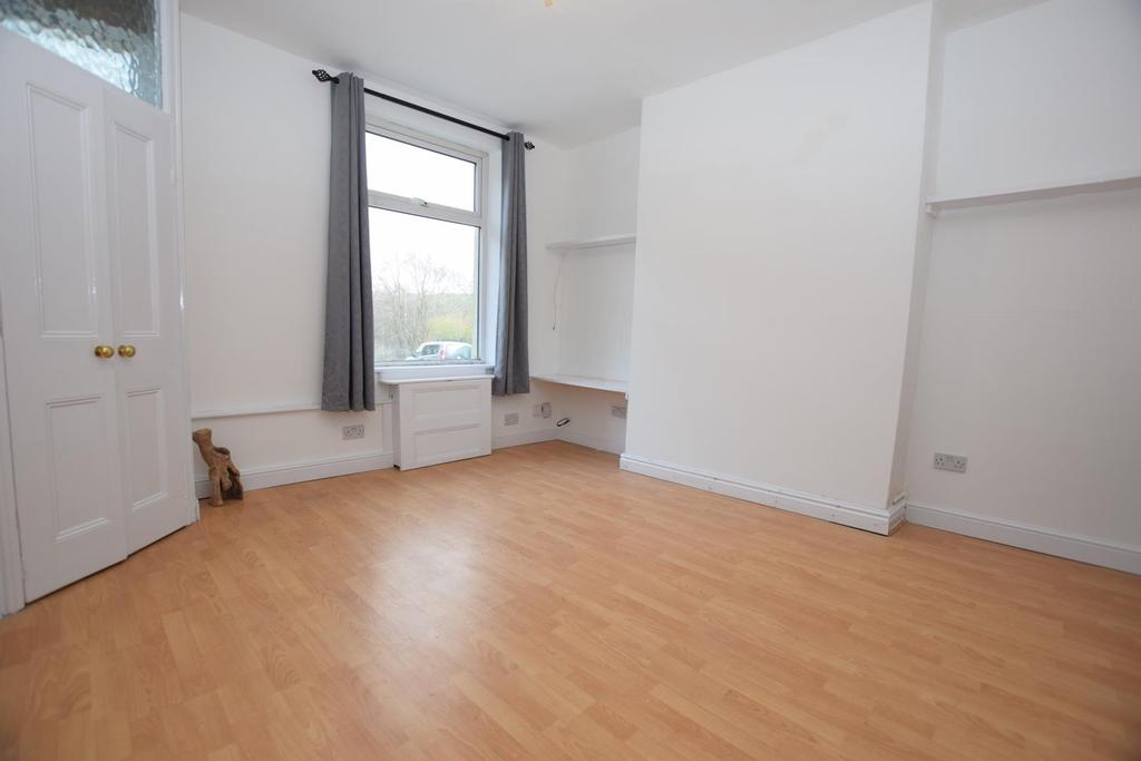 Basil Street, Colne 2 bed terraced house - £550 pcm (£127 pw)