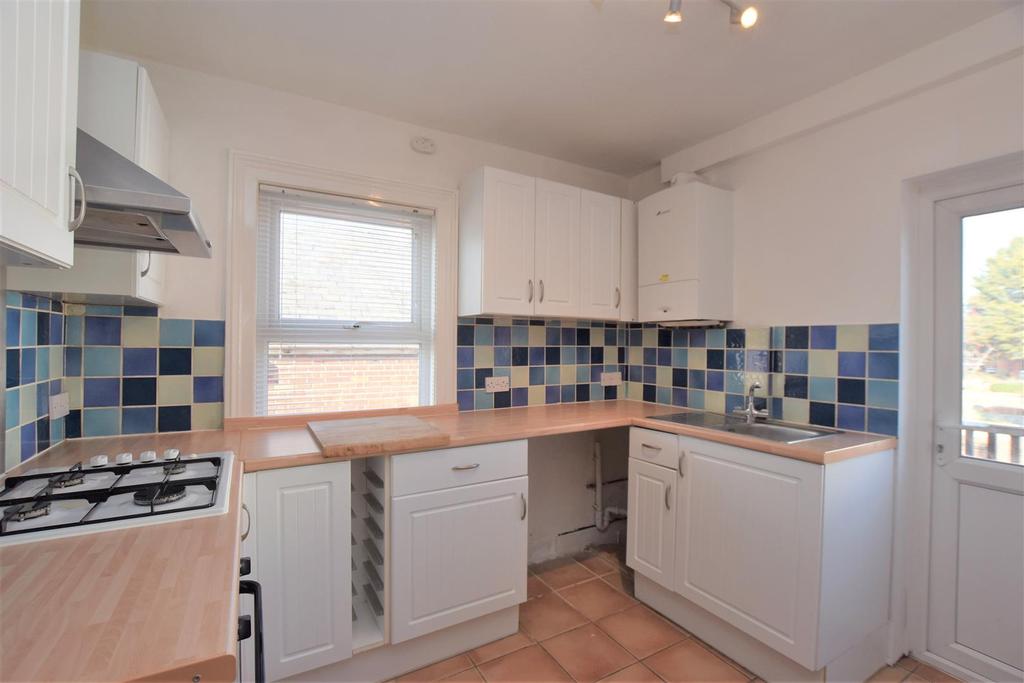 65a Addison Road 2 bed flat - £1,250 pcm (£288 pw)