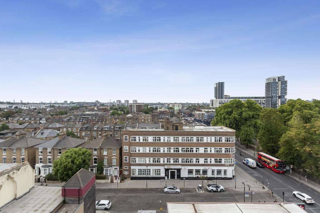 Seven Sisters Road, London, N4 2 bed apartment - £400,000
