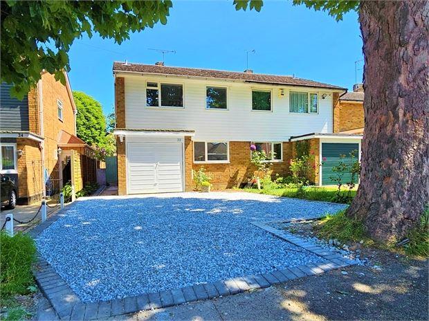 Queen Anne's Drive, Westcliff on Sea... 4 bed semi-detached house - £ ...