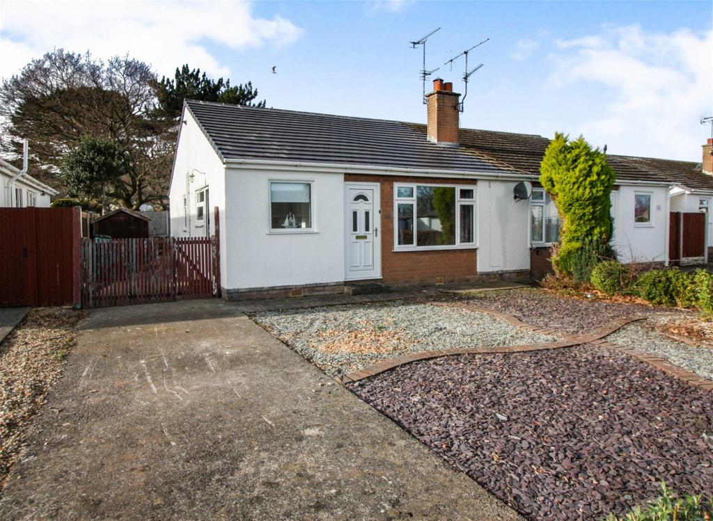 Wentworth Avenue, Abergele, LL22 7TW 2 bed semi-detached bungalow - £ ...