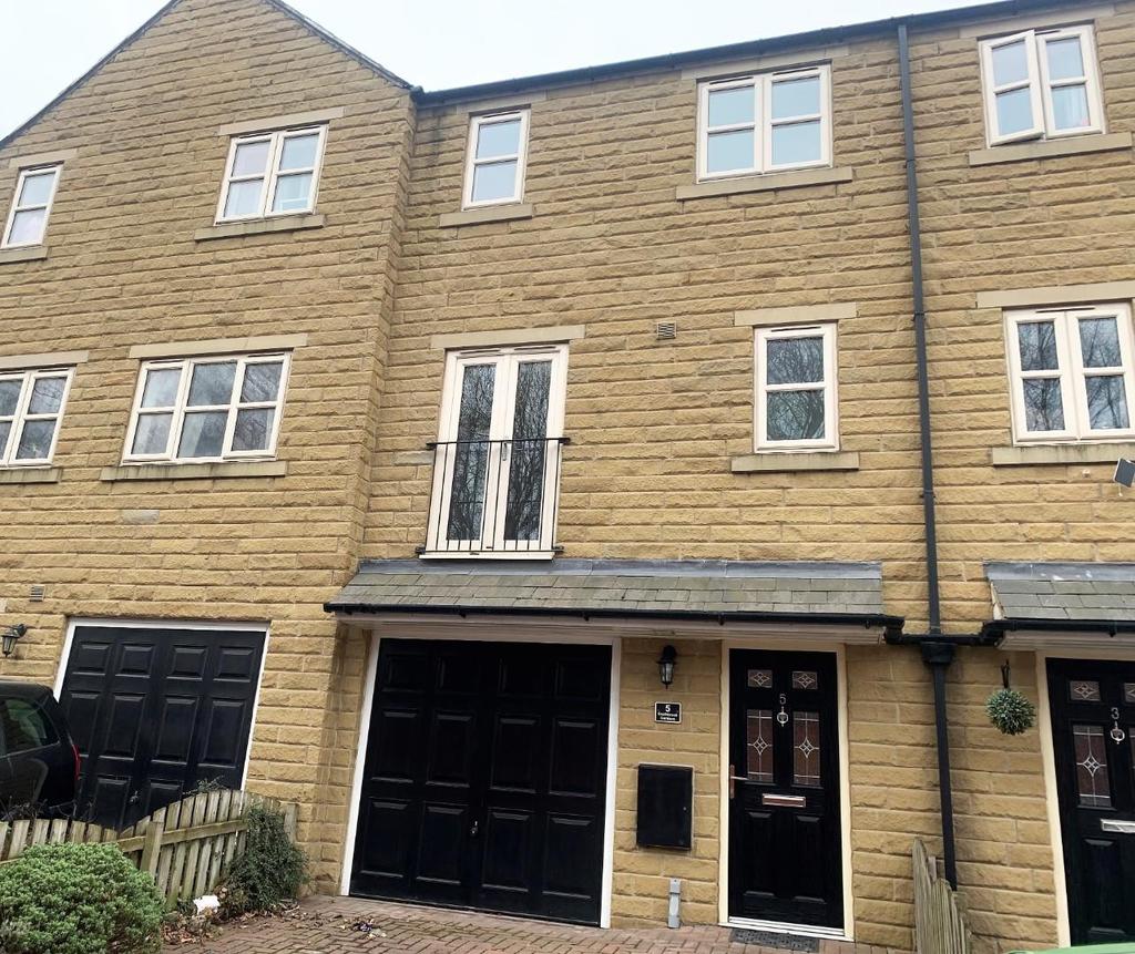South Brook Gardens, Mirfield, WF14 8LS 4 bed house - £995 pcm (£230 pw)