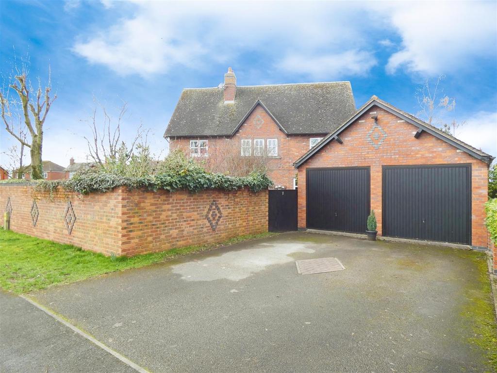 Chartwell Park, Sandbach 4 bed detached house - £499,950