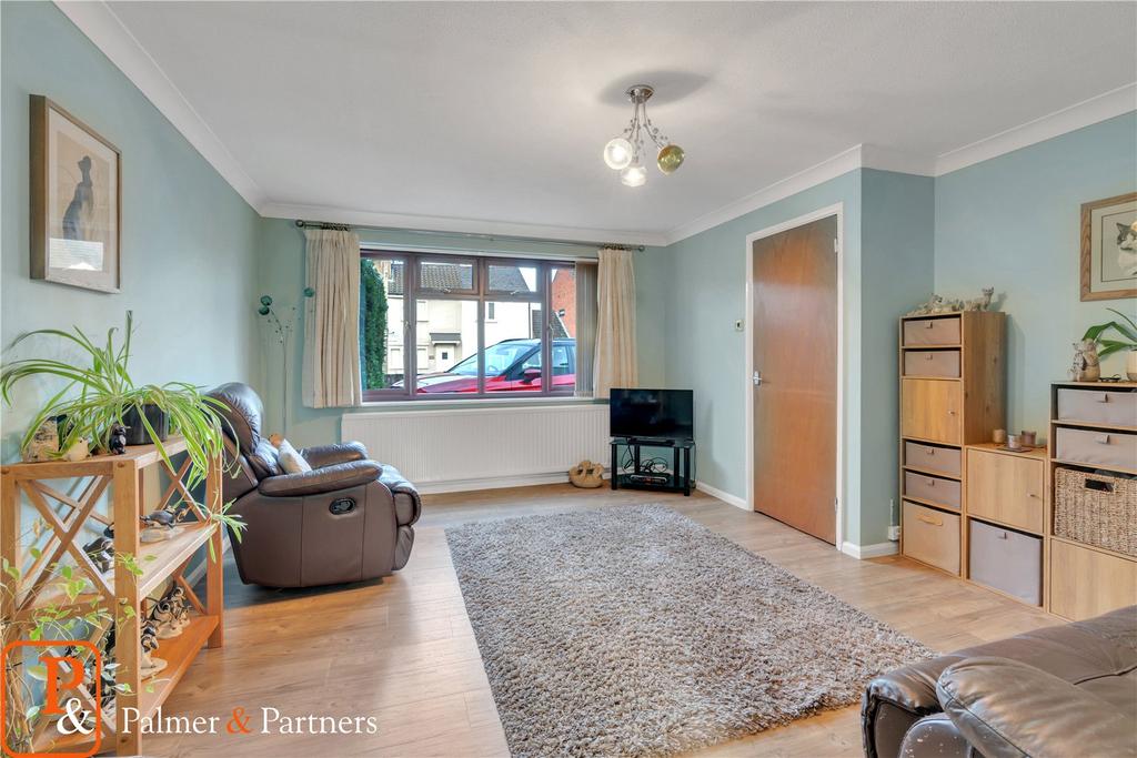 Straight Road, Colchester, Essex, CO3 3 bed semi-detached house - £340,000