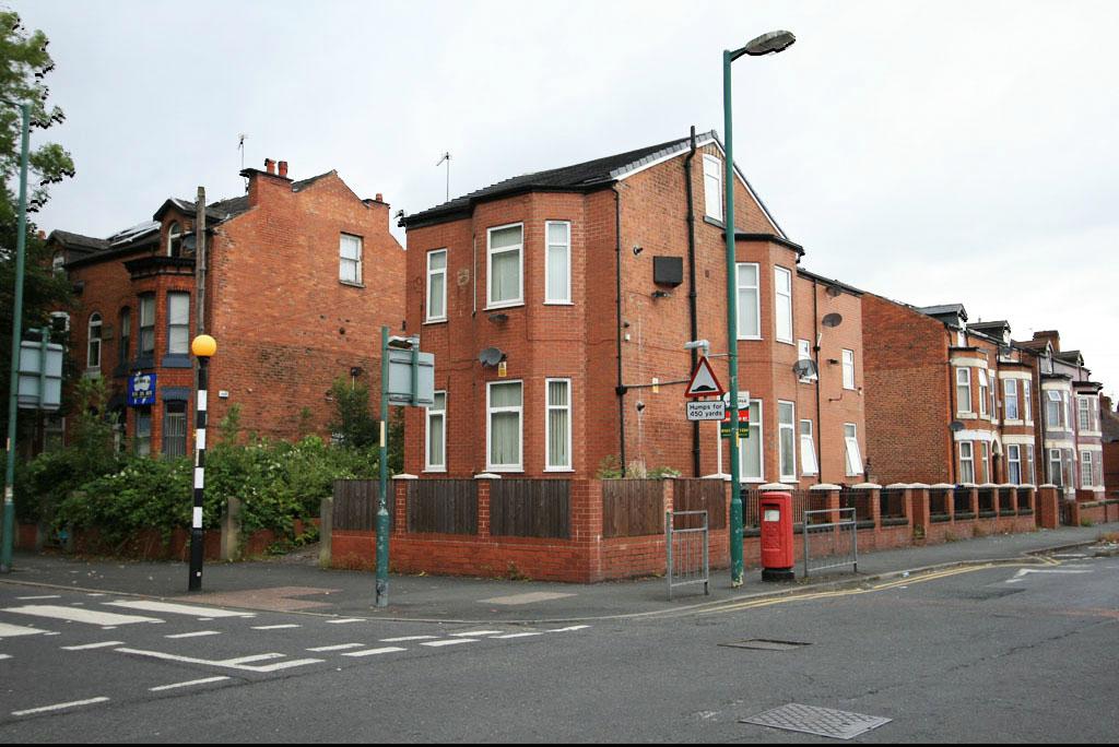 East Road, Manchester, M12 2 bed flat - £850 pcm (£196 pw)