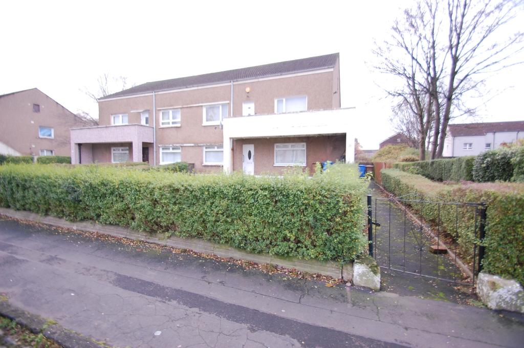 209 Sandwood Road, Penilee, Glasgow... 3 bed ground floor flat - £70,000