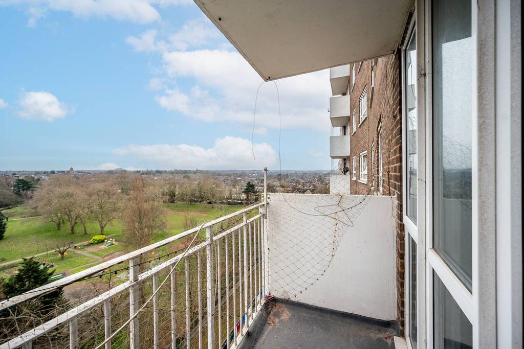 Lewisham Park, Lewisham, London, SE13 2 bed flat for sale - £225,000