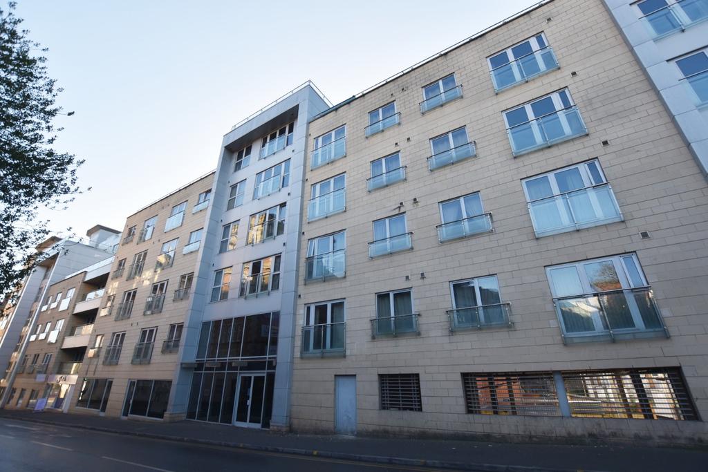 North West, 41 Talbot Street... 1 bed apartment - £900 pcm (£208 pw)
