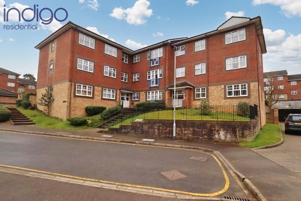 Viscount Court, Knights Field, Old... 2 bed apartment - £200,000