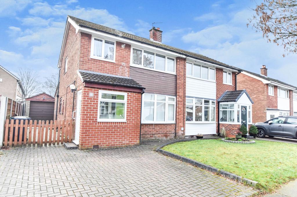 Harris Drive, Bury, BL9 3 bed semi-detached house - £270,000