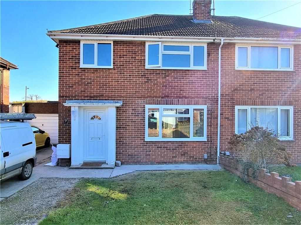 Briery Close Stratton St Margaret 3 Bed Semi Detached House £