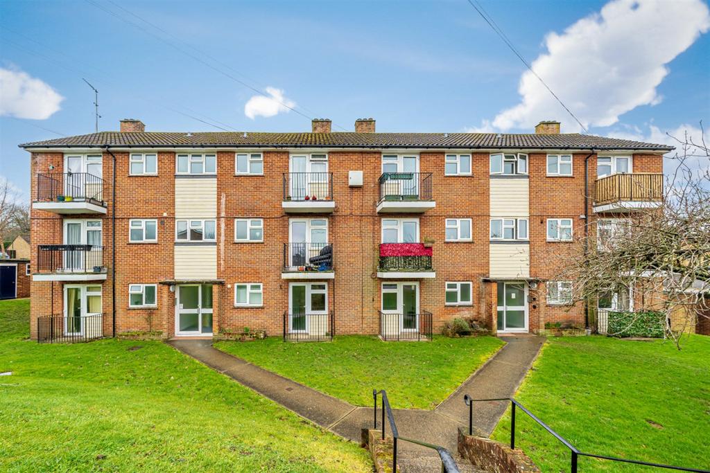 New Road, Midhurst, GU29 1 bed flat - £125,000