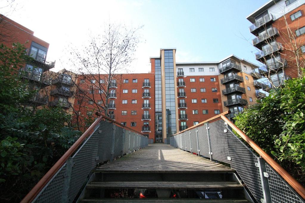 VELOCITY WEST, 5 CITY WALK, LEEDS... 1 bed apartment - £140,000