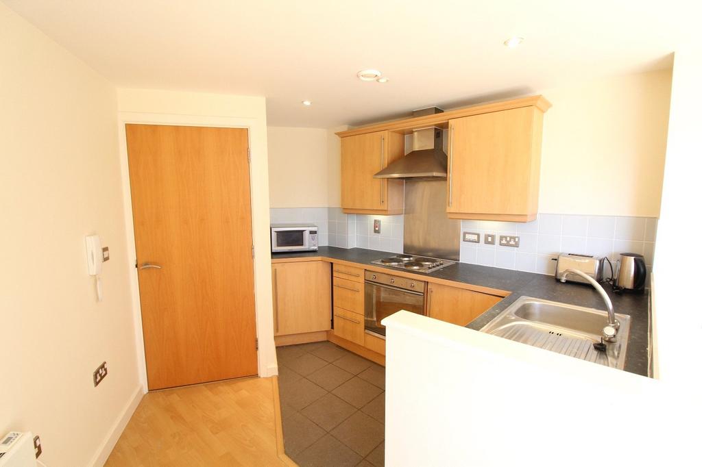 VELOCITY WEST, 5 CITY WALK, LEEDS... 1 bed apartment - £140,000