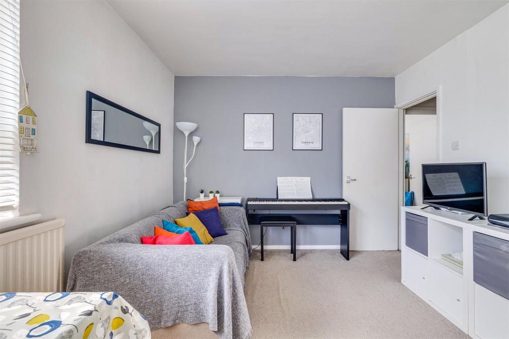 Maton House, Estcourt Road, London, SW6 2 bed flat - £1,850 pcm (£427 pw)